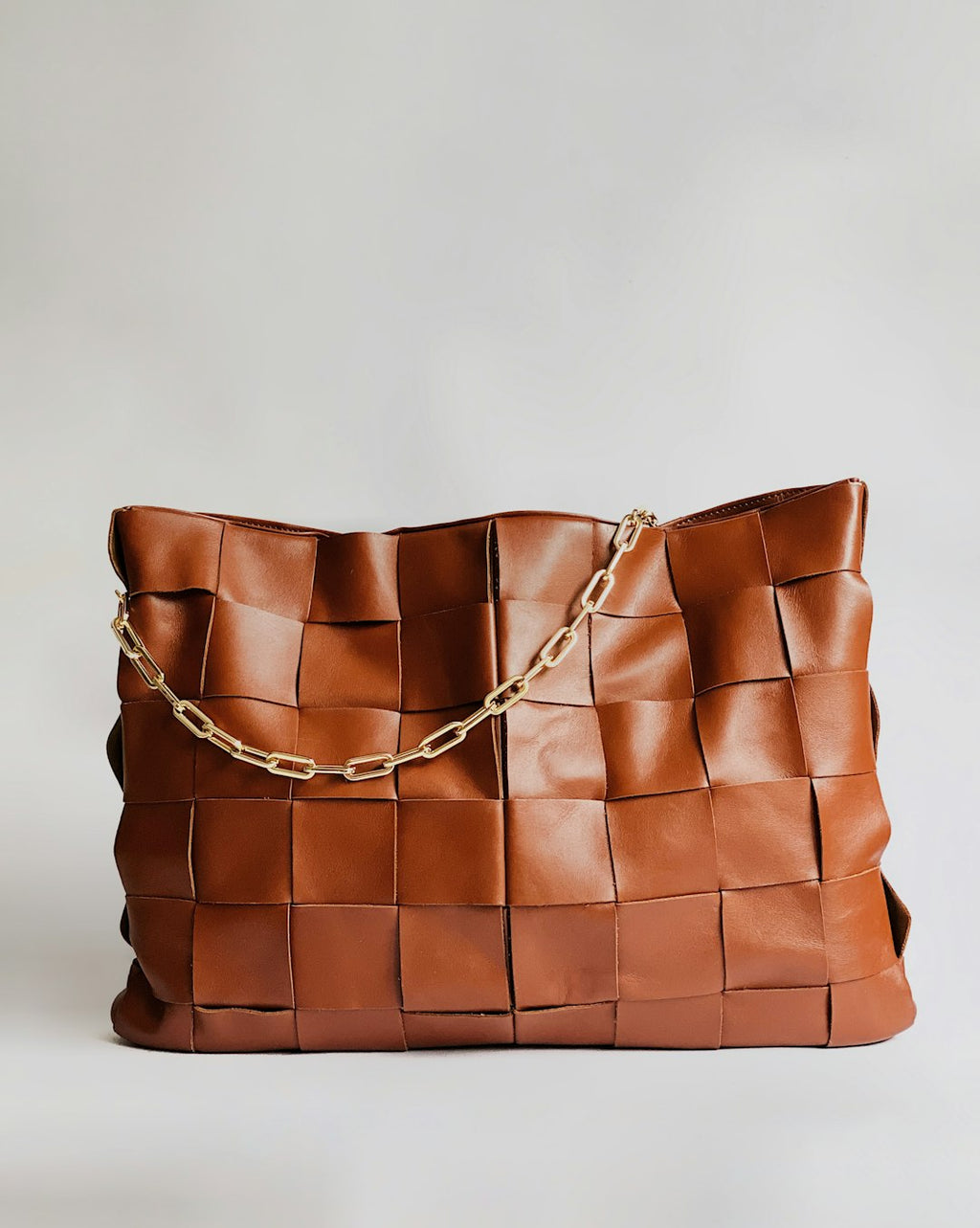 Transform Your Style: Upcycling Old Handbags into Trendy Accessories ...